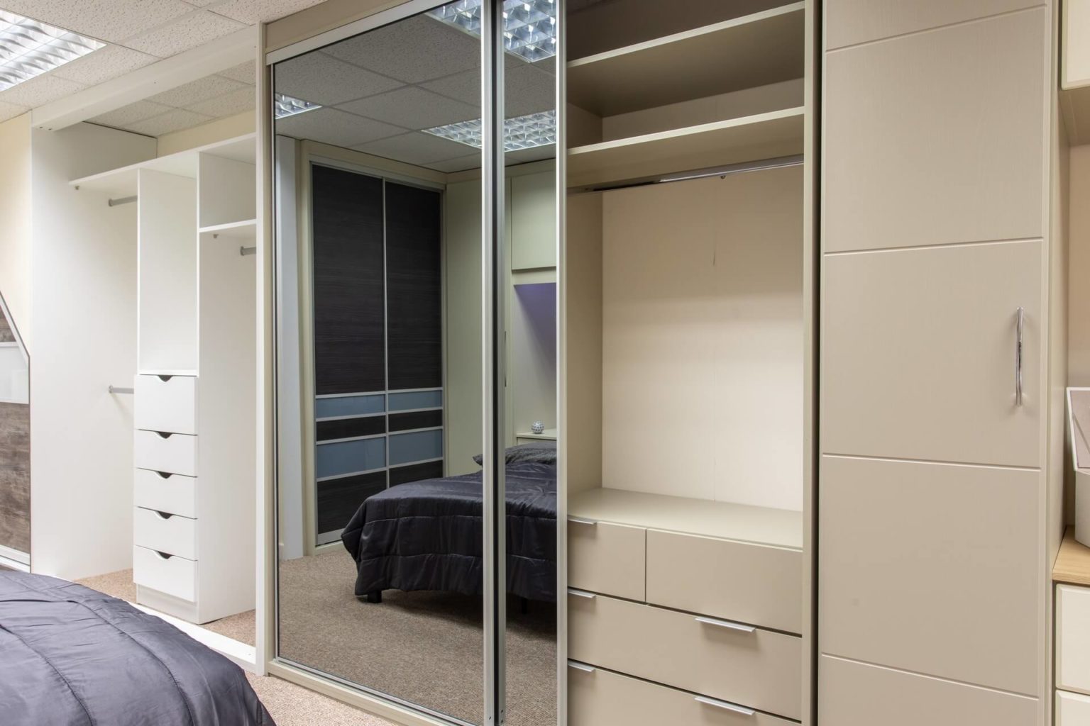 Why should I choose a mirrored wardrobe? - Robes N Rails
